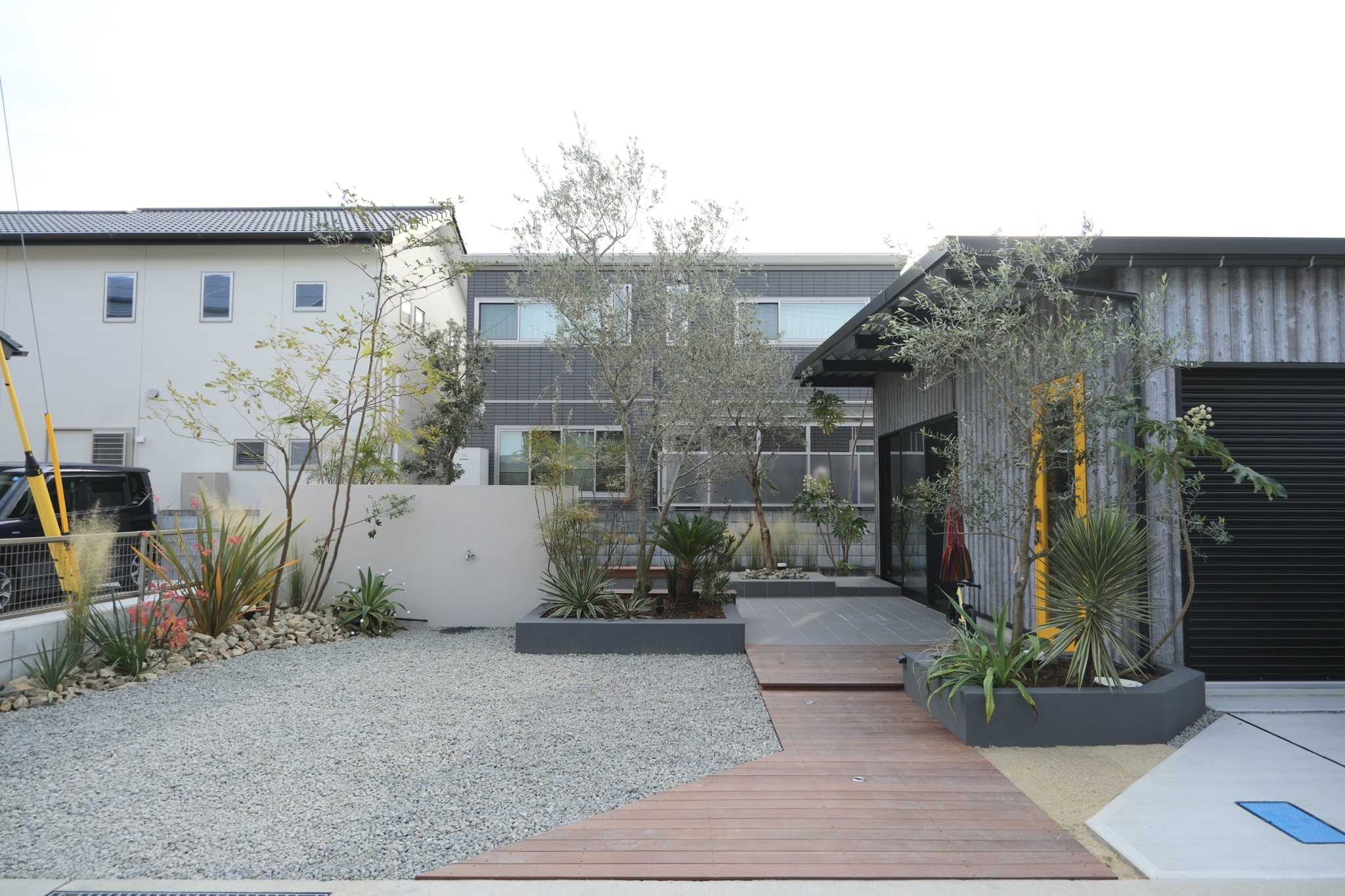 WORKS 徳島県 多目的ガレージと繋がるガーデン・インテリアデザイン - the ROOTs design studio