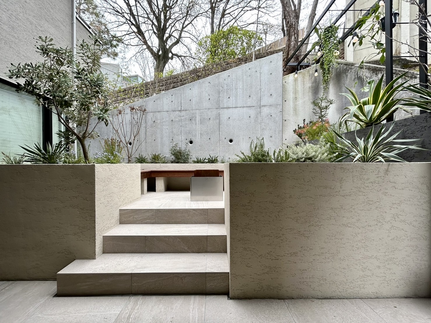 WORKS 吹田市 生活に寄り添う平屋の雑木モダン外構- the ROOTs design studio