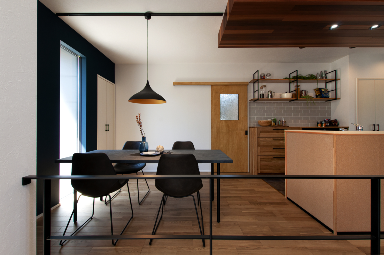 WORKS 芦屋市 木製電動ゲートが迎えるエントランス - the ROOTs design studio